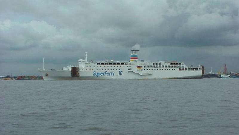 0994c-superferry-10 | The World's Passenger Ships