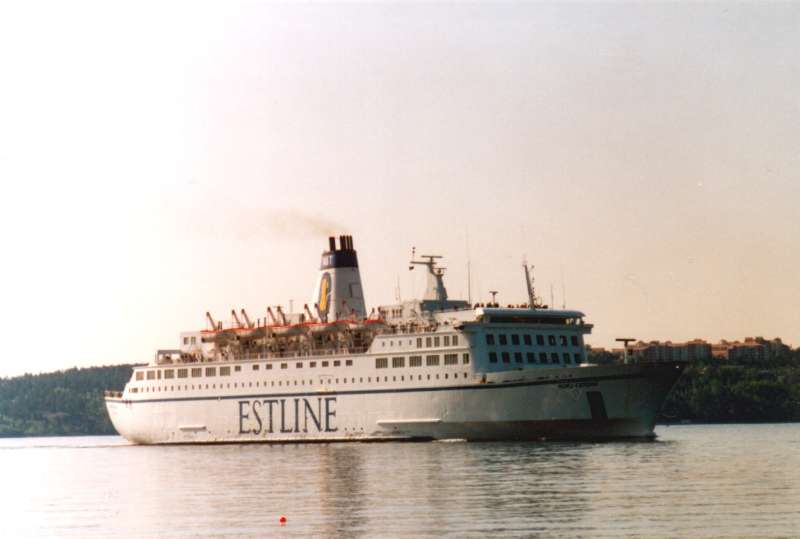 No.1025 Dana Regina launched in 1973 | The World's Passenger Ships