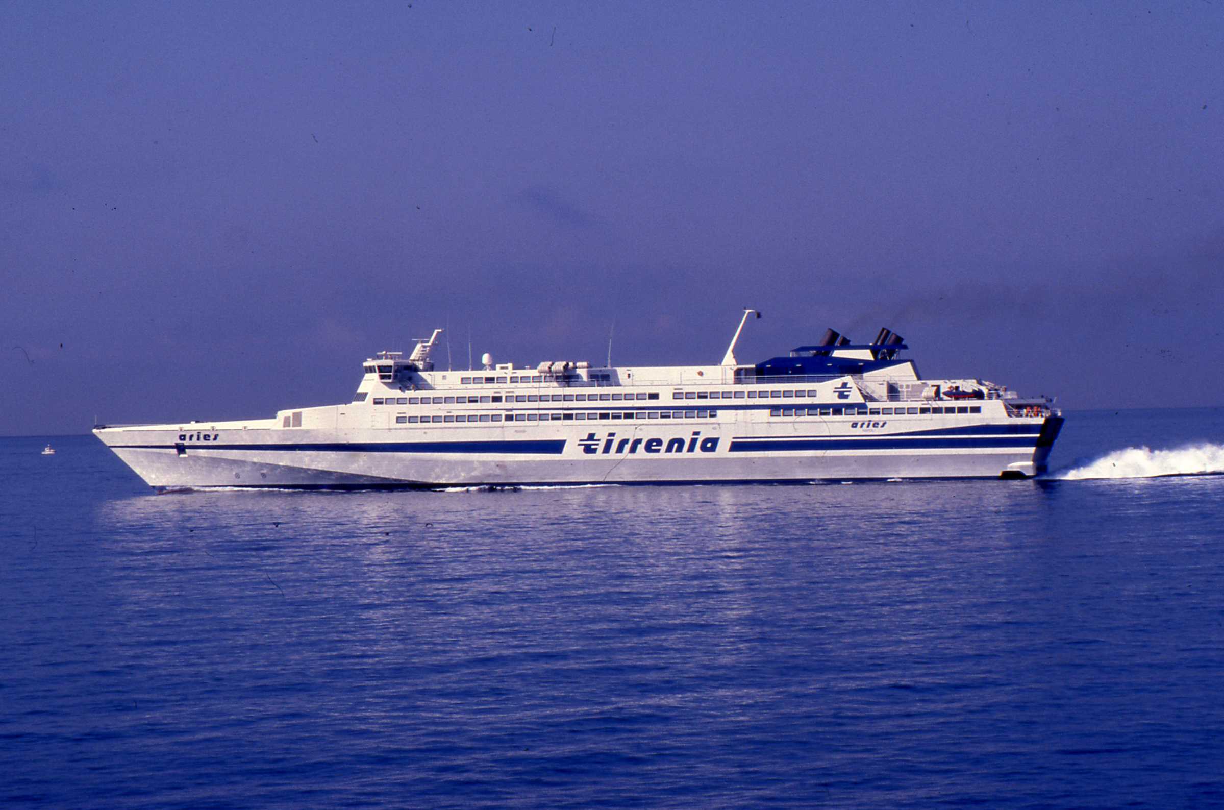 No.1474 Aries launched 1998 | The World's Passenger Ships
