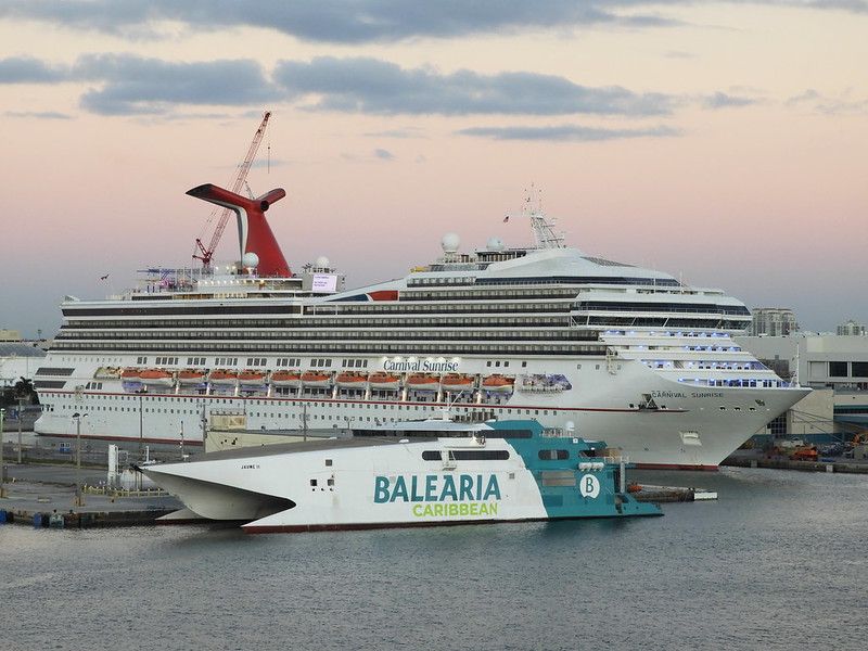 No.1469 Carnival Triumph launched in 1998 | The World's Passenger Ships