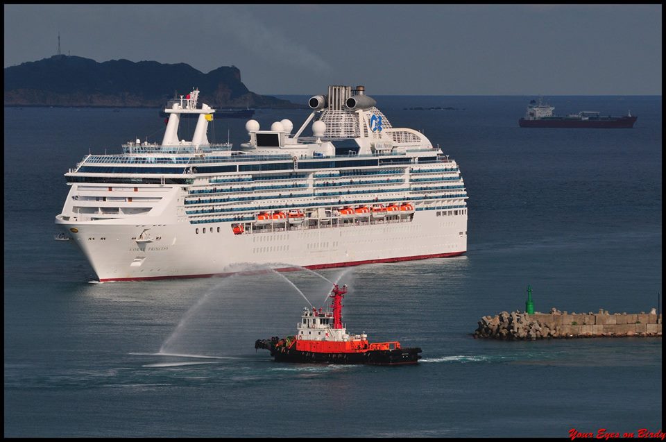 No.1585 Coral Princess launched in 2002 | The World's Passenger Ships