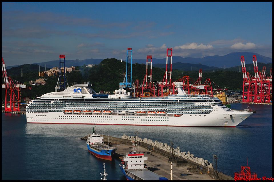No.1585 Coral Princess launched in 2002 | The World's Passenger Ships