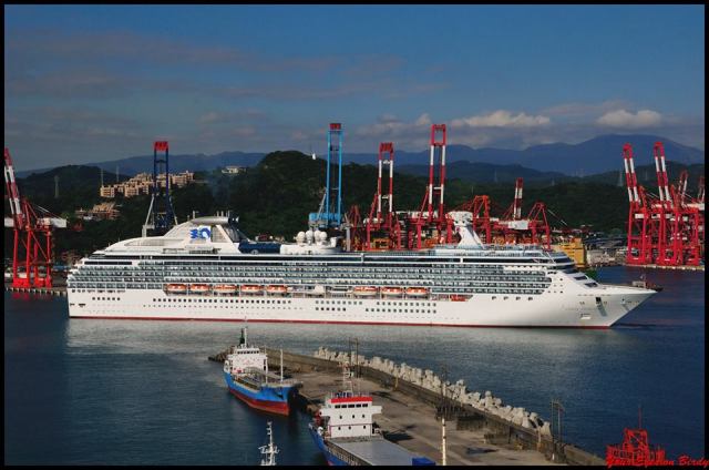 No.1585 Coral Princess launched in 2002 | The World's Passenger Ships