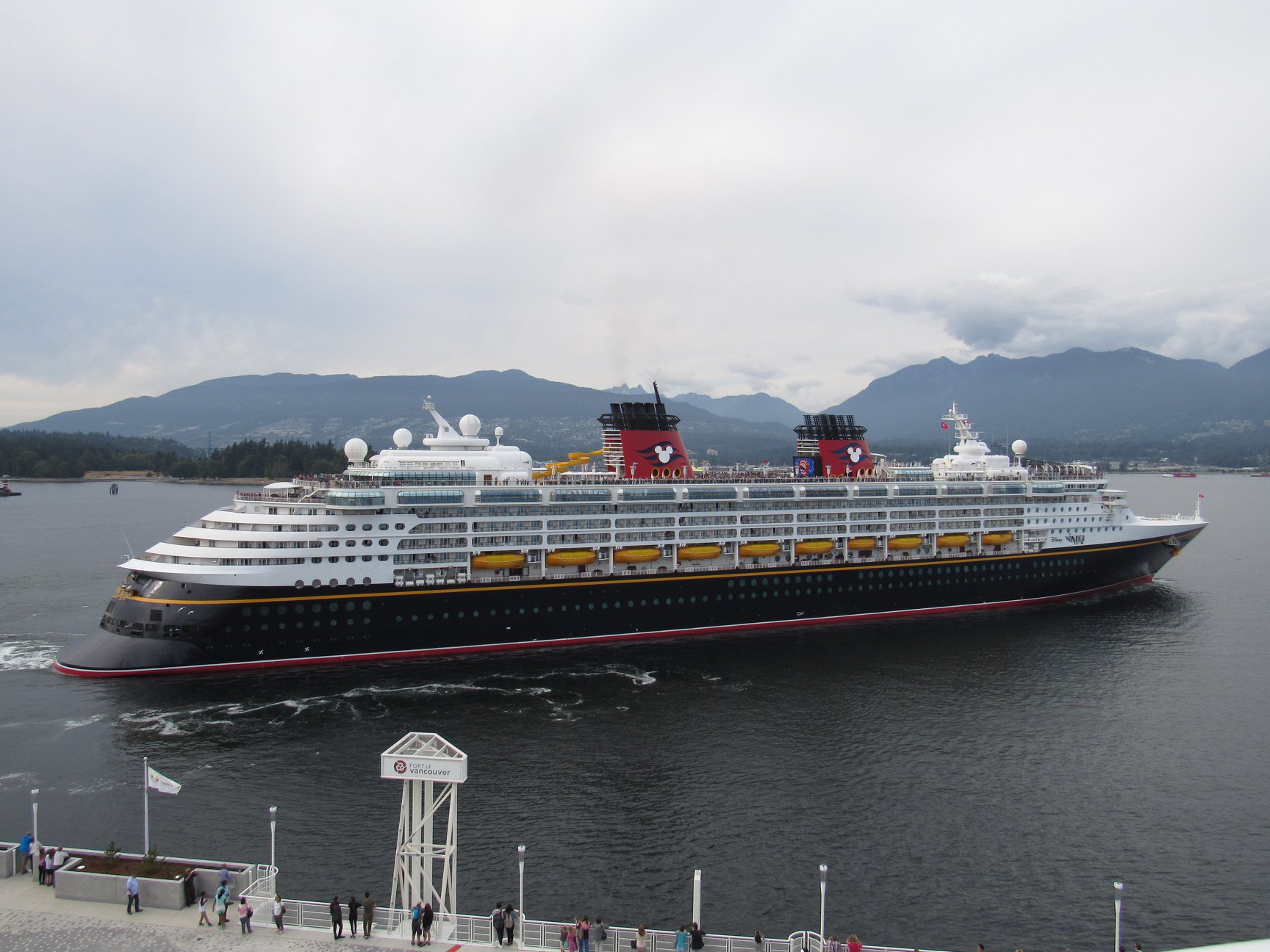 No.1458 Disney Wonder launched 1998 | The World's Passenger Ships