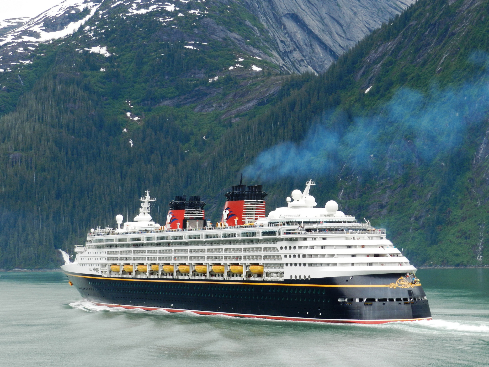 No.1458 Disney Wonder launched 1998 | The World's Passenger Ships