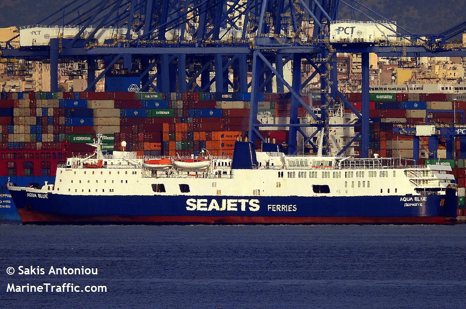 No.1055 Green Arch launched in 1975 | The World's Passenger Ships