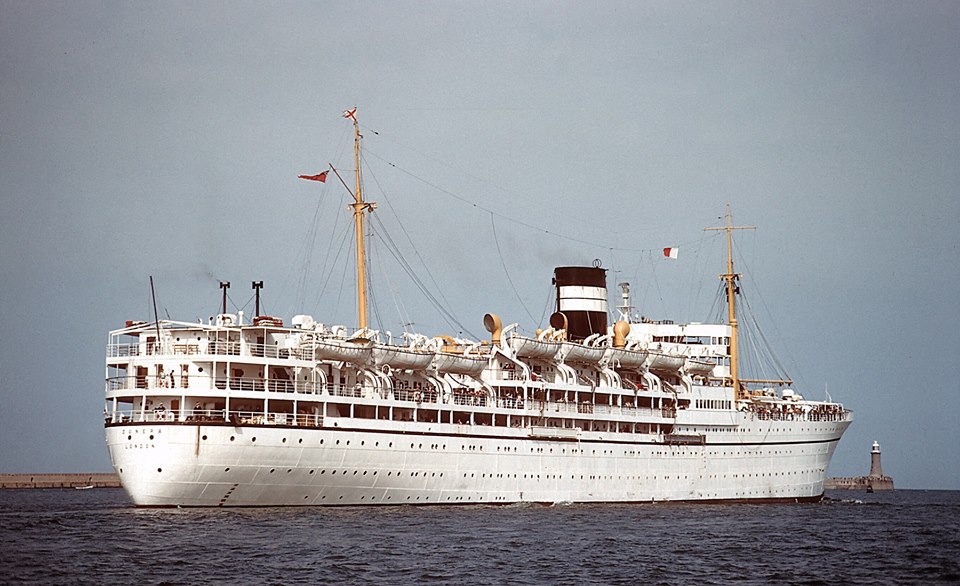 No.592 Dunera launched 1937 | The World's Passenger Ships