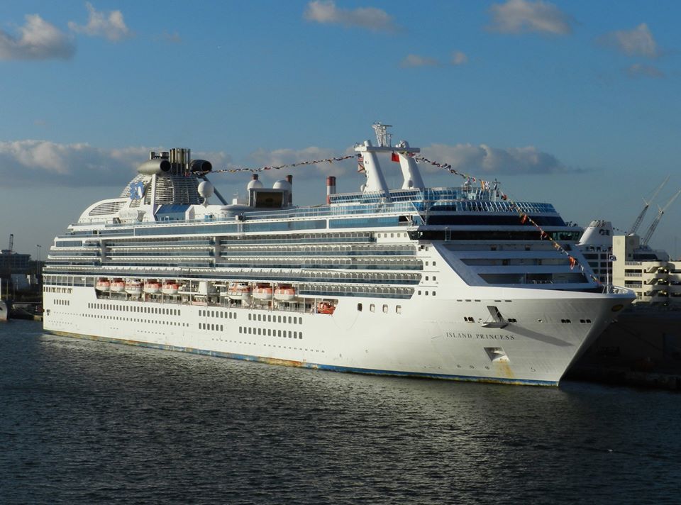 No.1593 Island Princess launched in 2002 | The World's Passenger Ships