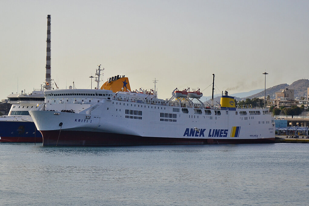 No.1085 New Suzuran launched in 1979 | The World's Passenger Ships