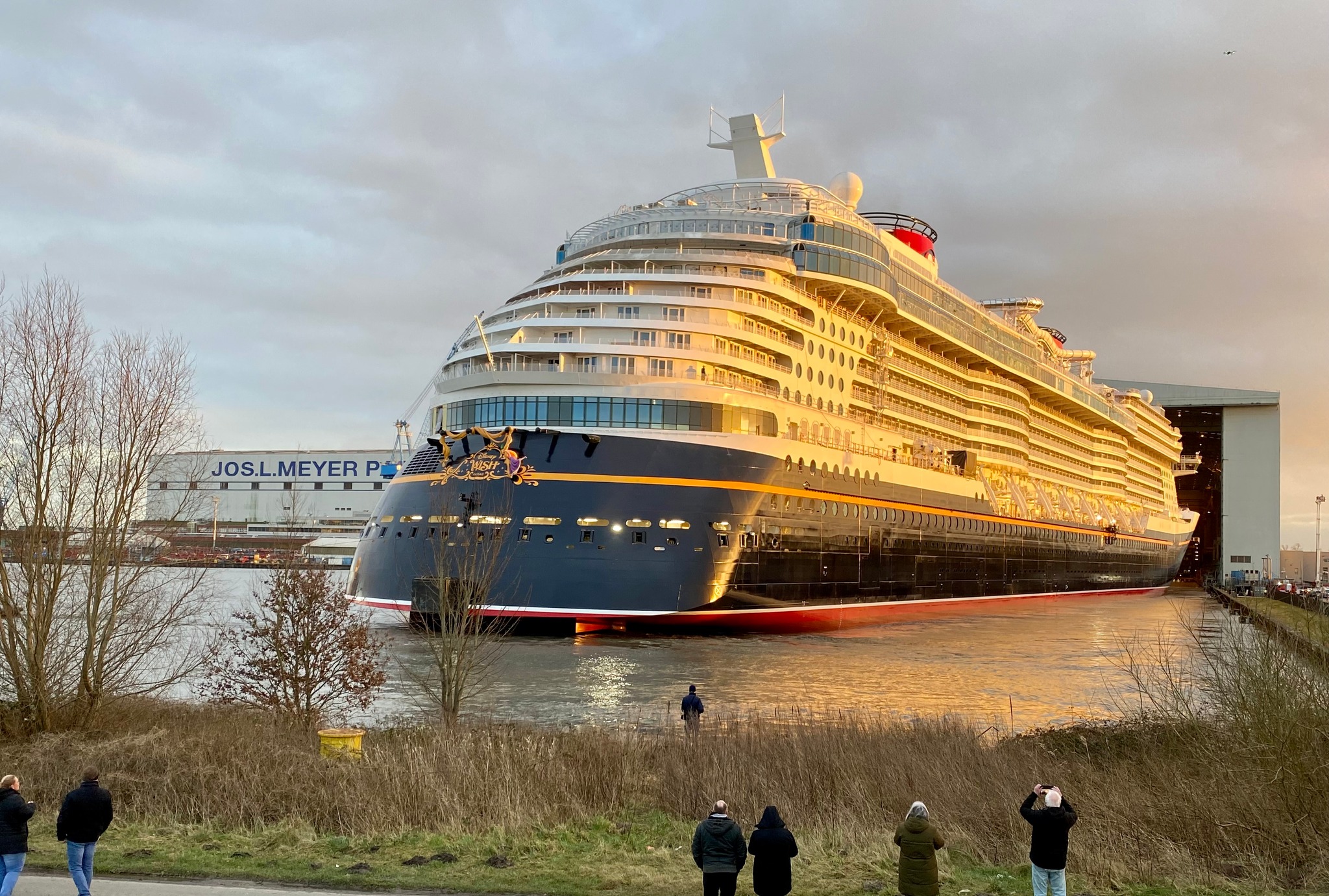 No.2030 Disney Wish floated out 11 Feb 2022 | The World's Passenger Ships