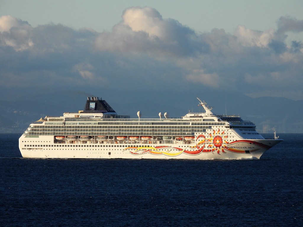 No.1524 Norwegian Sun launched in 2000 | The World's Passenger Ships