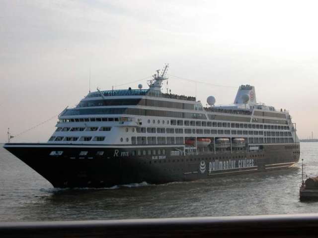No.1488 R Five launched 1999 | The World's Passenger Ships