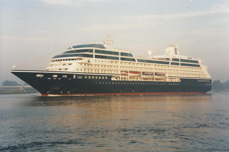 No.1451 R One launched in 1998 | The World's Passenger Ships