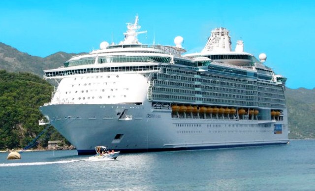 No.1663 Freedom of the Seas floated out 2005 | The World's Passenger Ships
