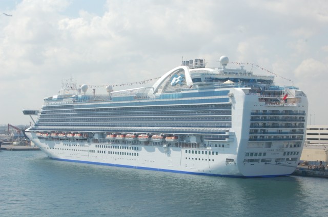 No.1664 Crown Princess floated out 2005 | The World's Passenger Ships