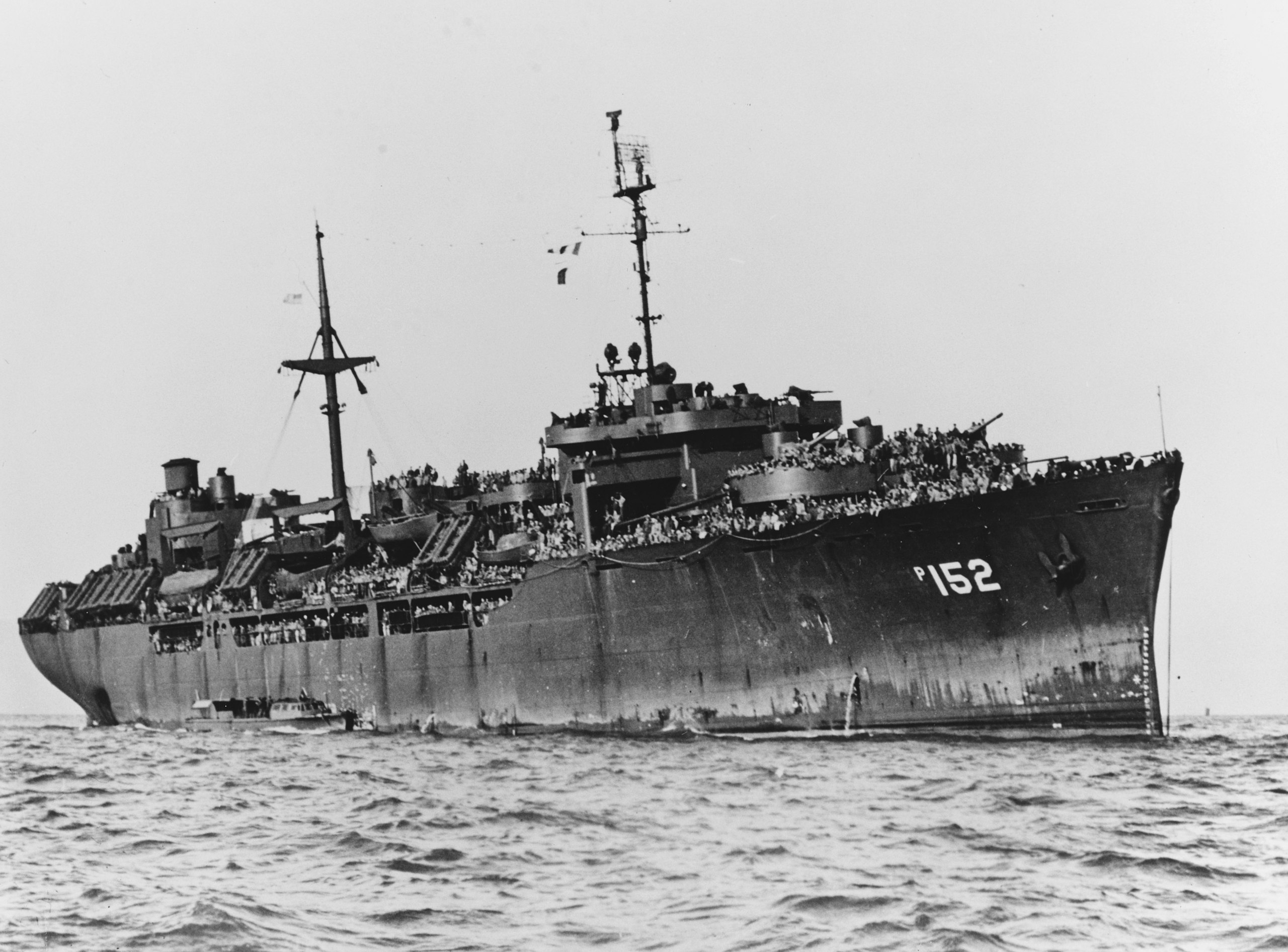2560px-uss_general_omar_bundy_ap-152_circa_in_1945_nh_78563 | The World ...