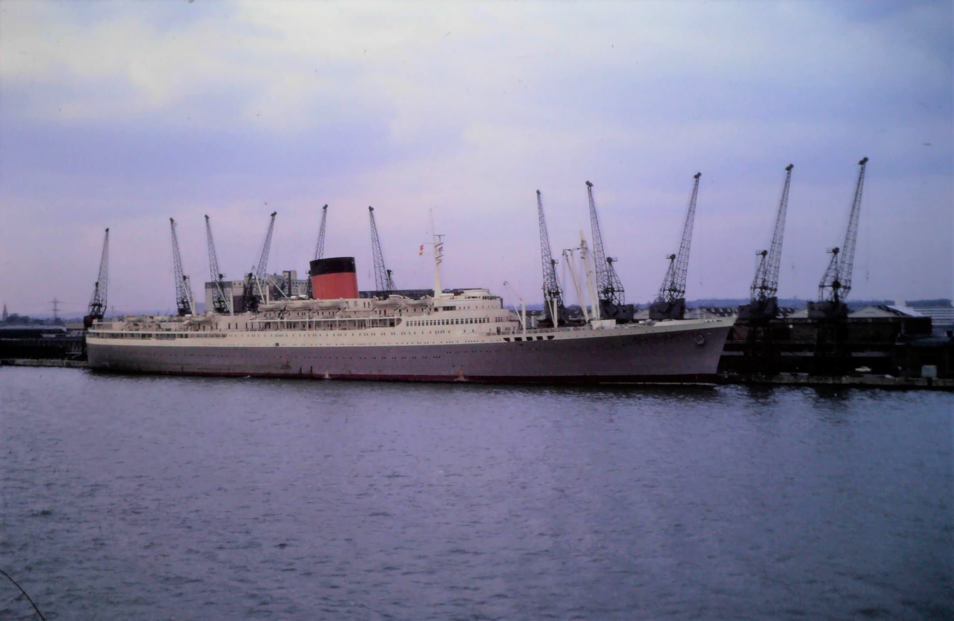 No.758 Edinburgh Castle launched in 1947 | The World's Passenger Ships