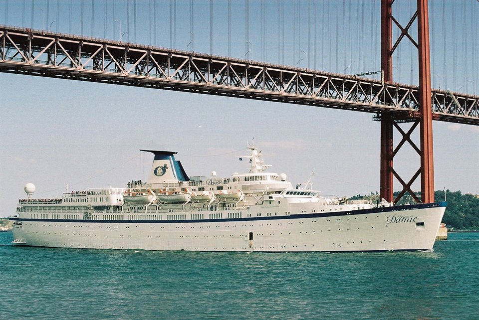 No.874 Port Melbourne launched in 1955 | The World's Passenger Ships