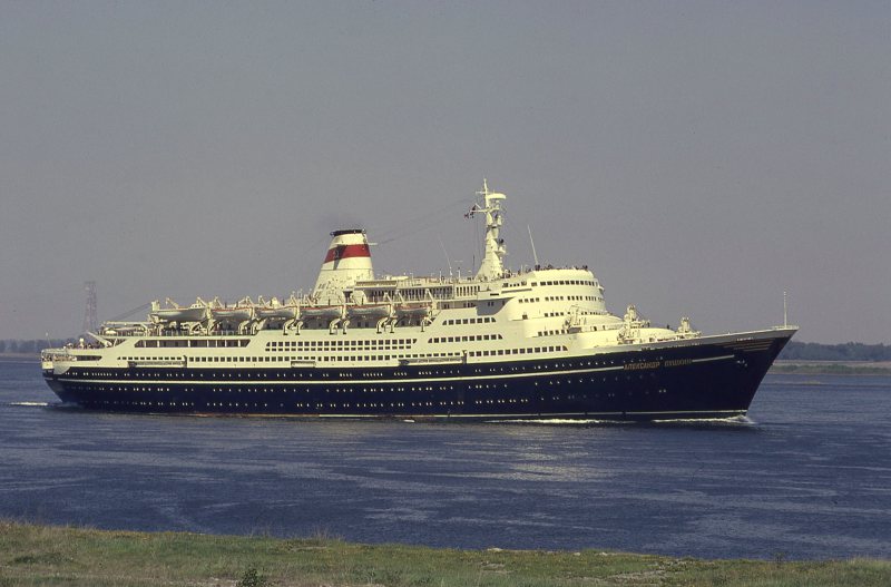 No.935 Aleksandr Pushkin launched in 1964 | The World's Passenger Ships