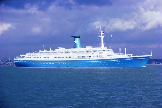 No.617 Oranje launched in 1938 | The World's Passenger Ships