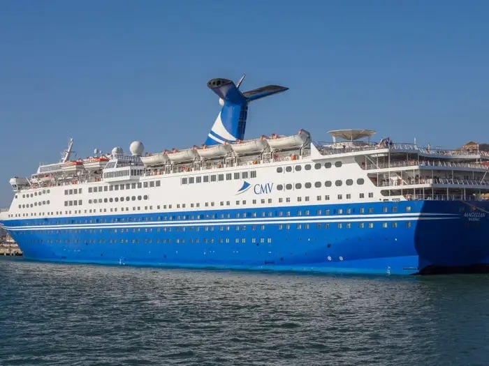 No.1158 Holiday launched in 1983 | The World's Passenger Ships