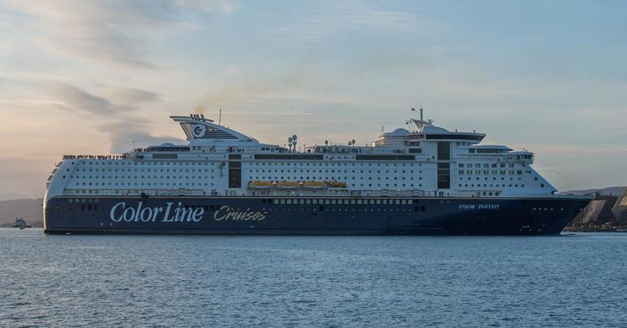 No.1637 Color Fantasy launched in 2004 | The World's Passenger Ships