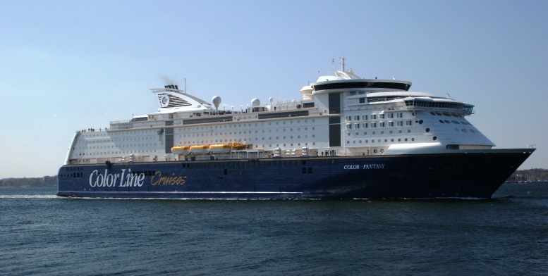 No.1637 Color Fantasy launched in 2004 | The World's Passenger Ships