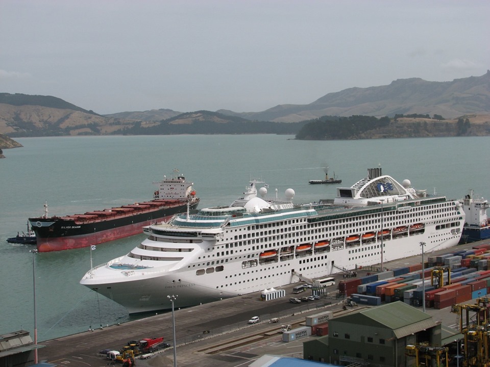 No.1407 Dawn Princess launched in 1996 | The World's Passenger Ships