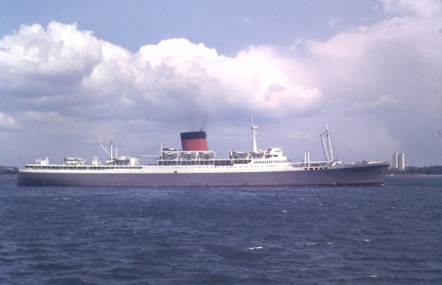 No.758 Edinburgh Castle launched in 1947 | The World's Passenger Ships