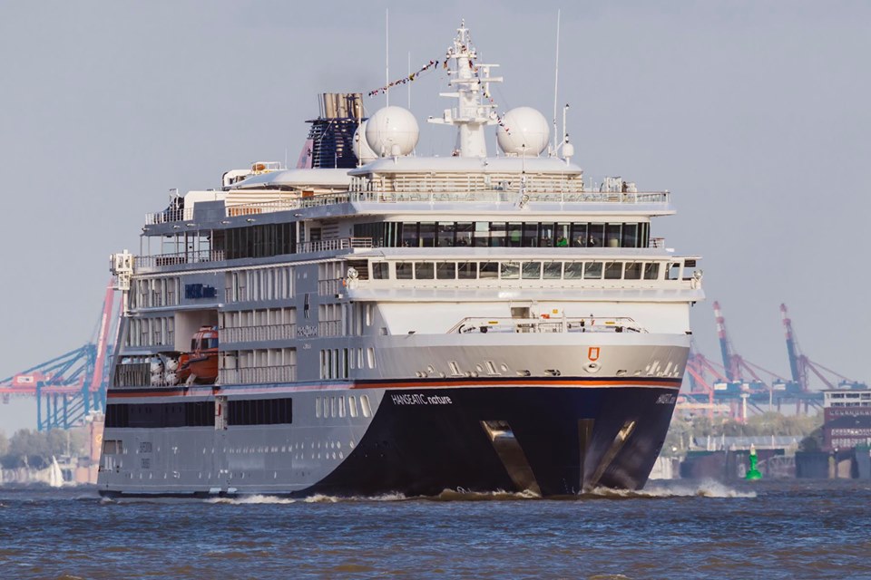 No.1925 Hanseatic Nature floated out 28 Aug 2018 | The World's ...