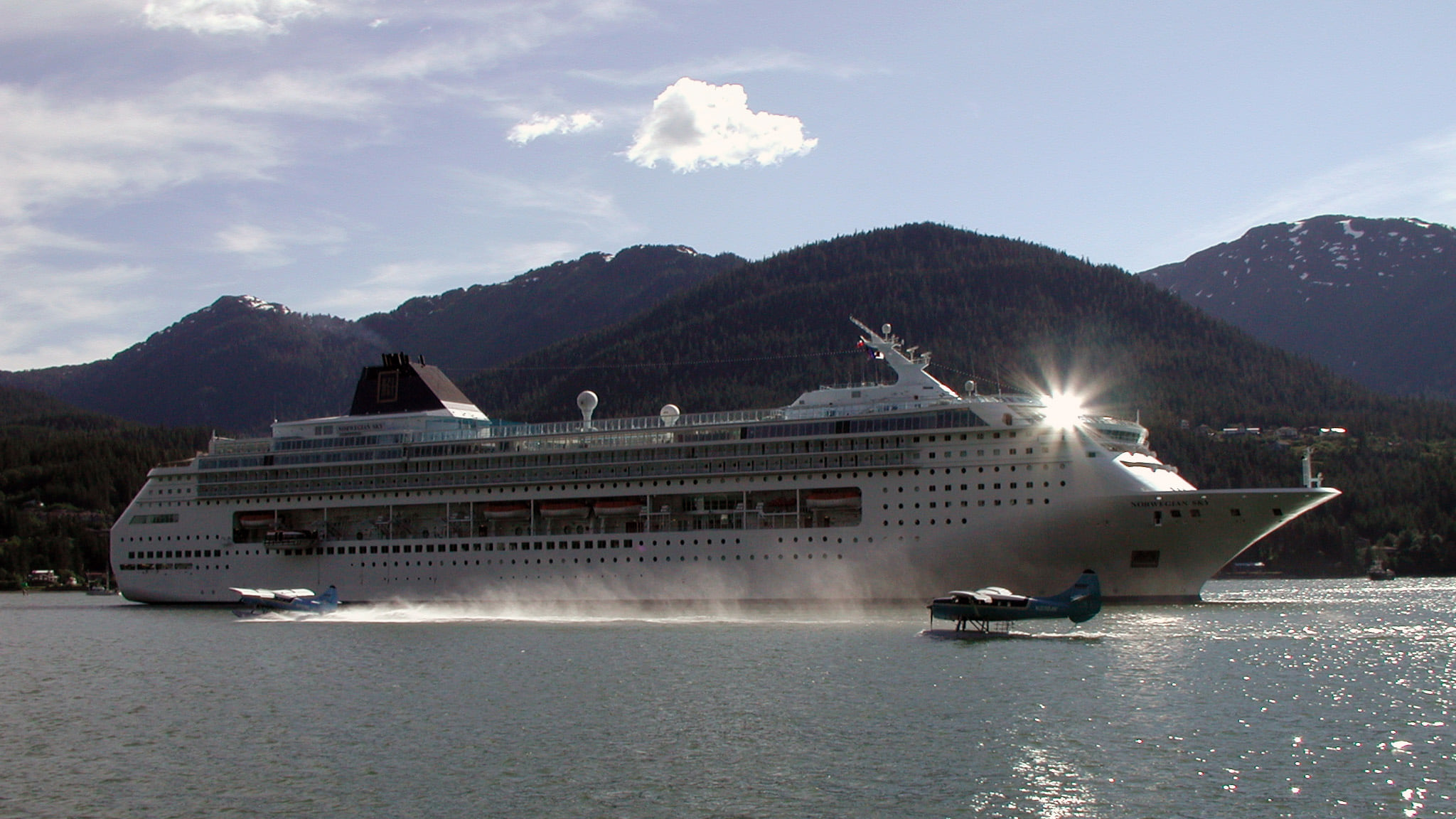 No.1415 Norwegian Sky, incomplete hull launched 1996 | The World's ...