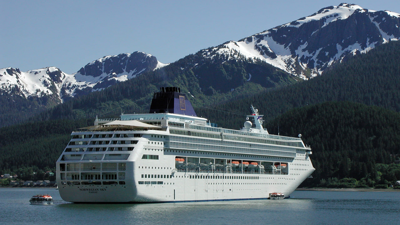 No.1415 Norwegian Sky, incomplete hull launched 1996 | The World's ...