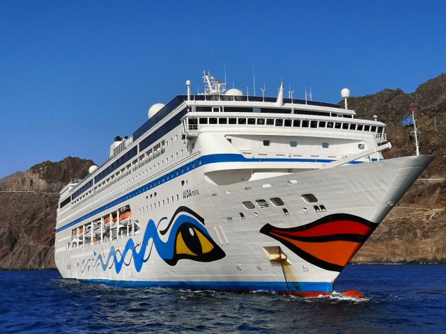 No.1424 Mistral launched in 1999 | The World's Passenger Ships