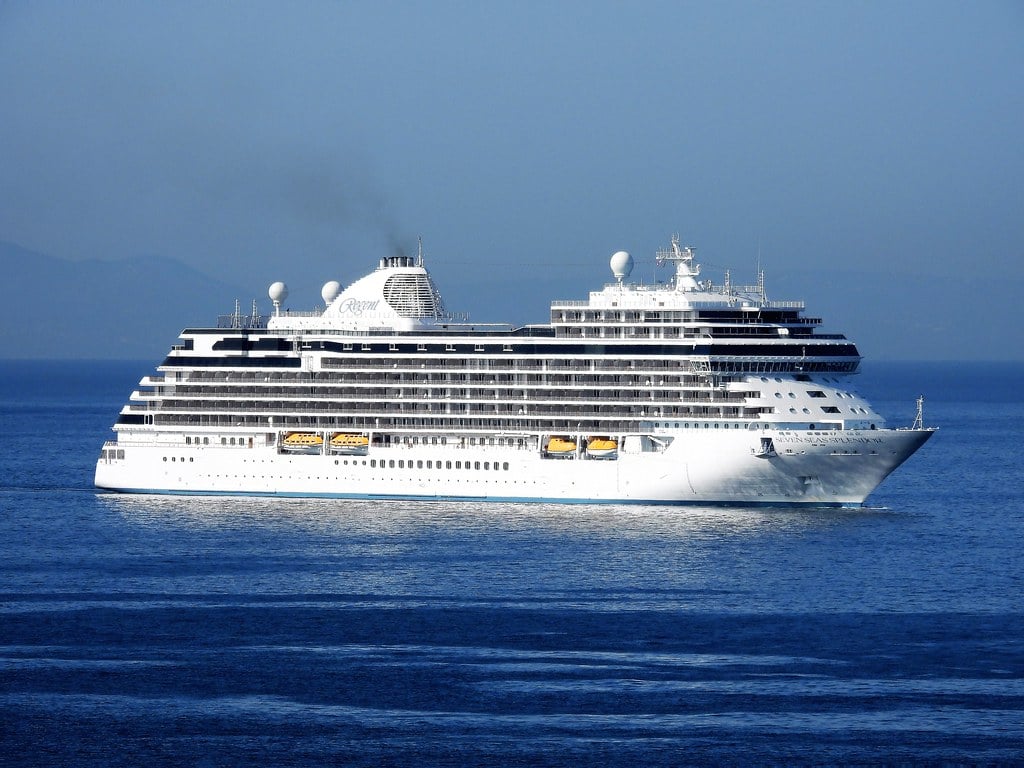 No.1937 Seven Seas Splendor floated out 9 Feb 2019 | The World's ...