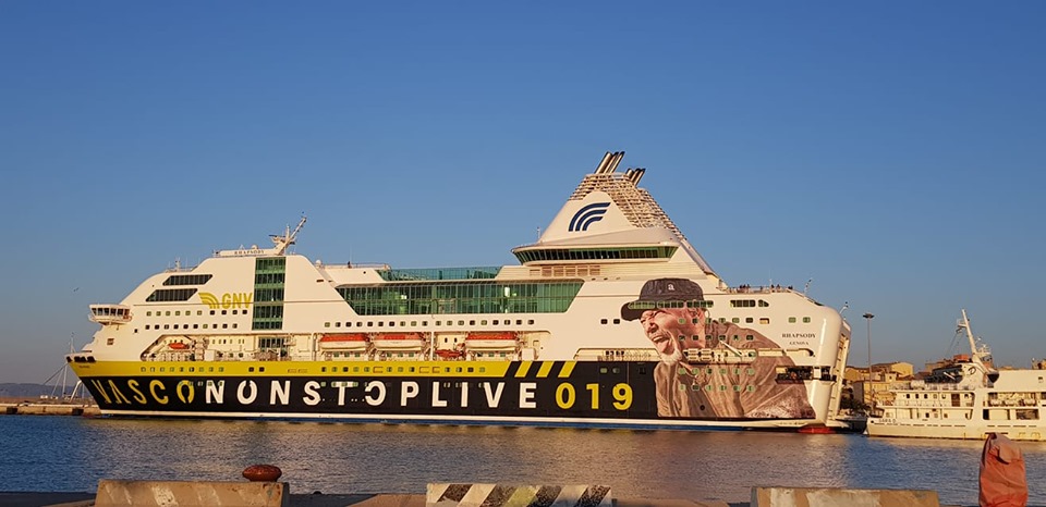 No.1384 Napoleon Bonaparte launched in 1995 | The World's Passenger Ships