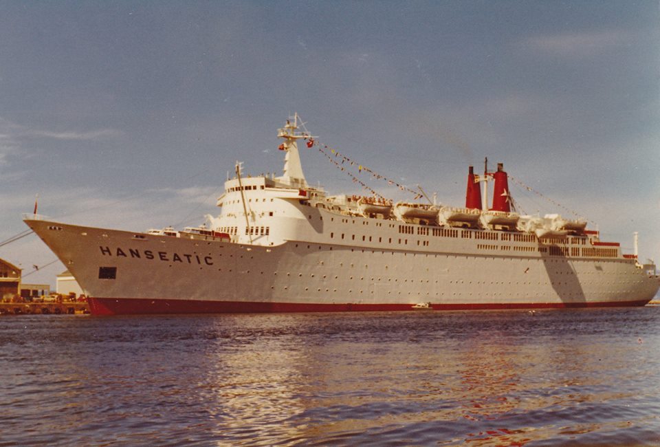 No.929 Shalom floated out 1962 | The World's Passenger Ships