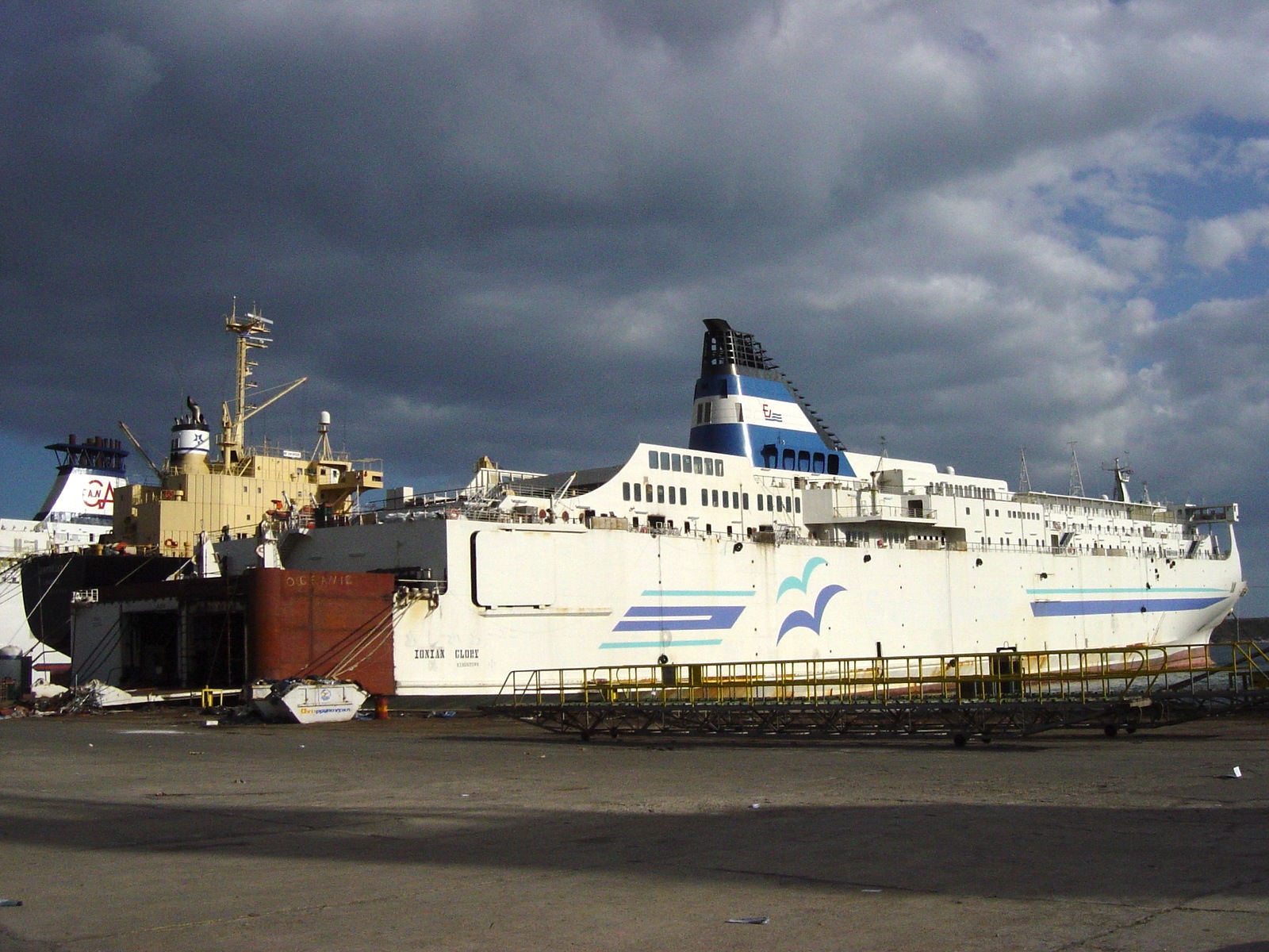 No.1219 New Akashia launched in 1988 | The World's Passenger Ships
