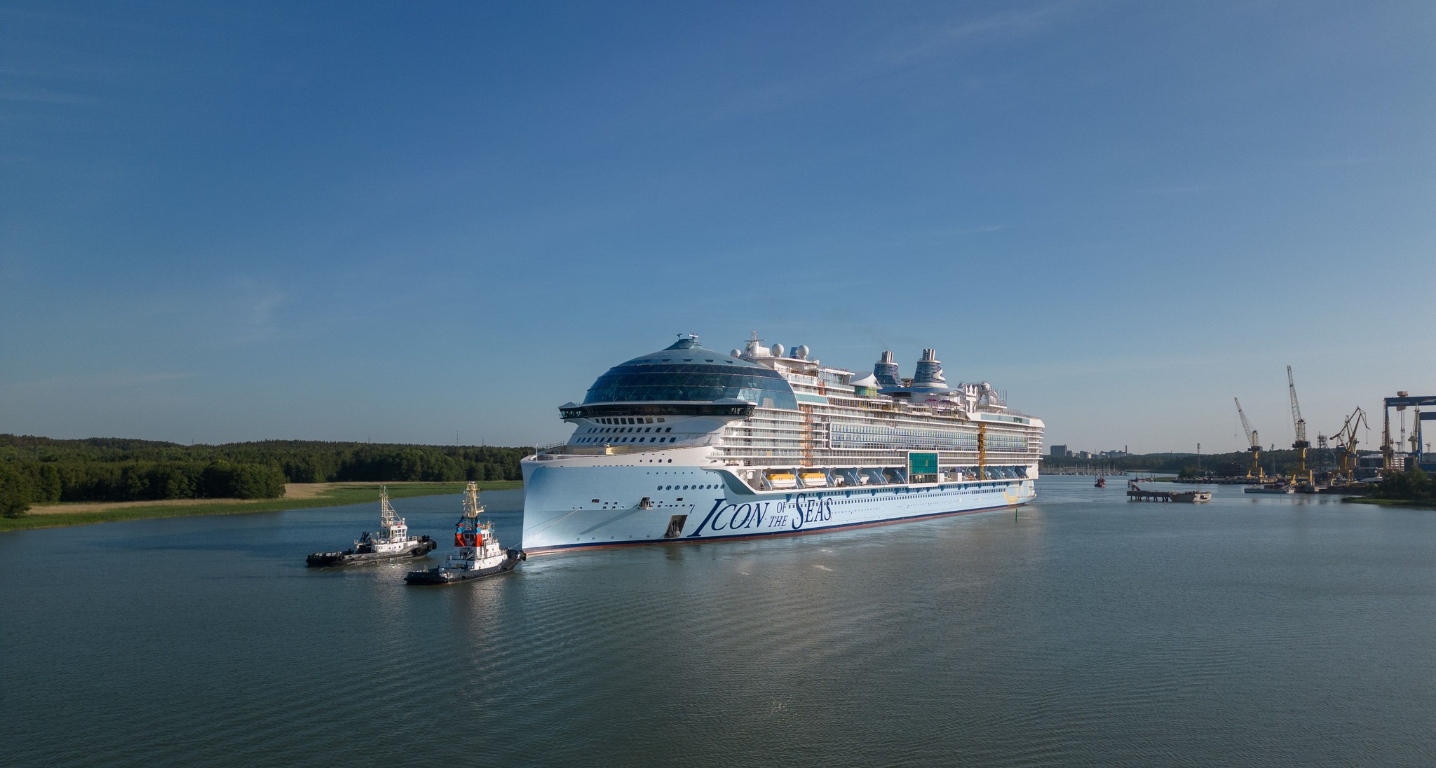 No.2050 Icon of the Seas floated out 9 Dec 2022 | The World's Passenger ...