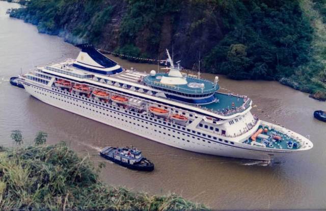 No.1210 Crown Odyssey launched in 1987 | The World's Passenger Ships